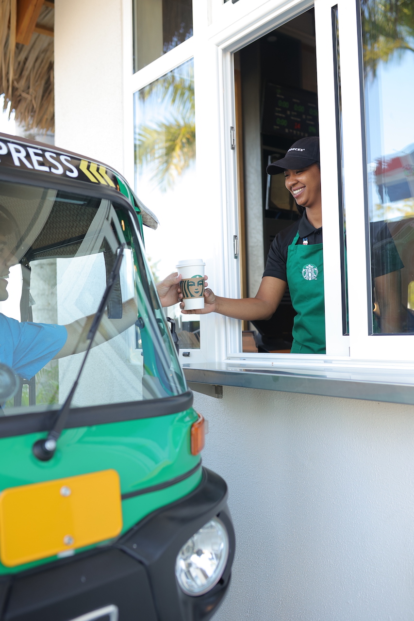 Starbucks se expande en el Caribe con la apertura de su primera tienda ...